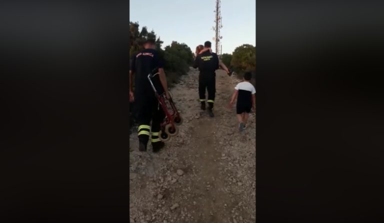 VIDEO: Komiza Firefighters Carry Disabled People to Watch Sunset ...