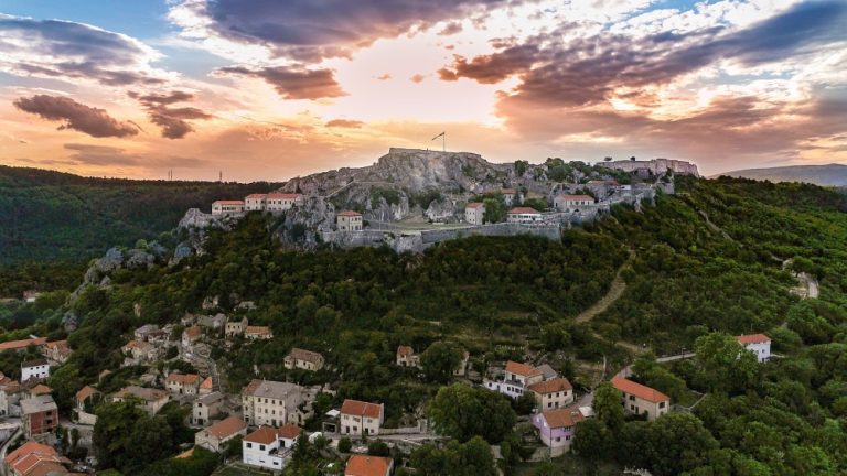 Knin in a Page: Knin Fortress, Dinara, Krčić waterfall, Lakes, Rivers ...