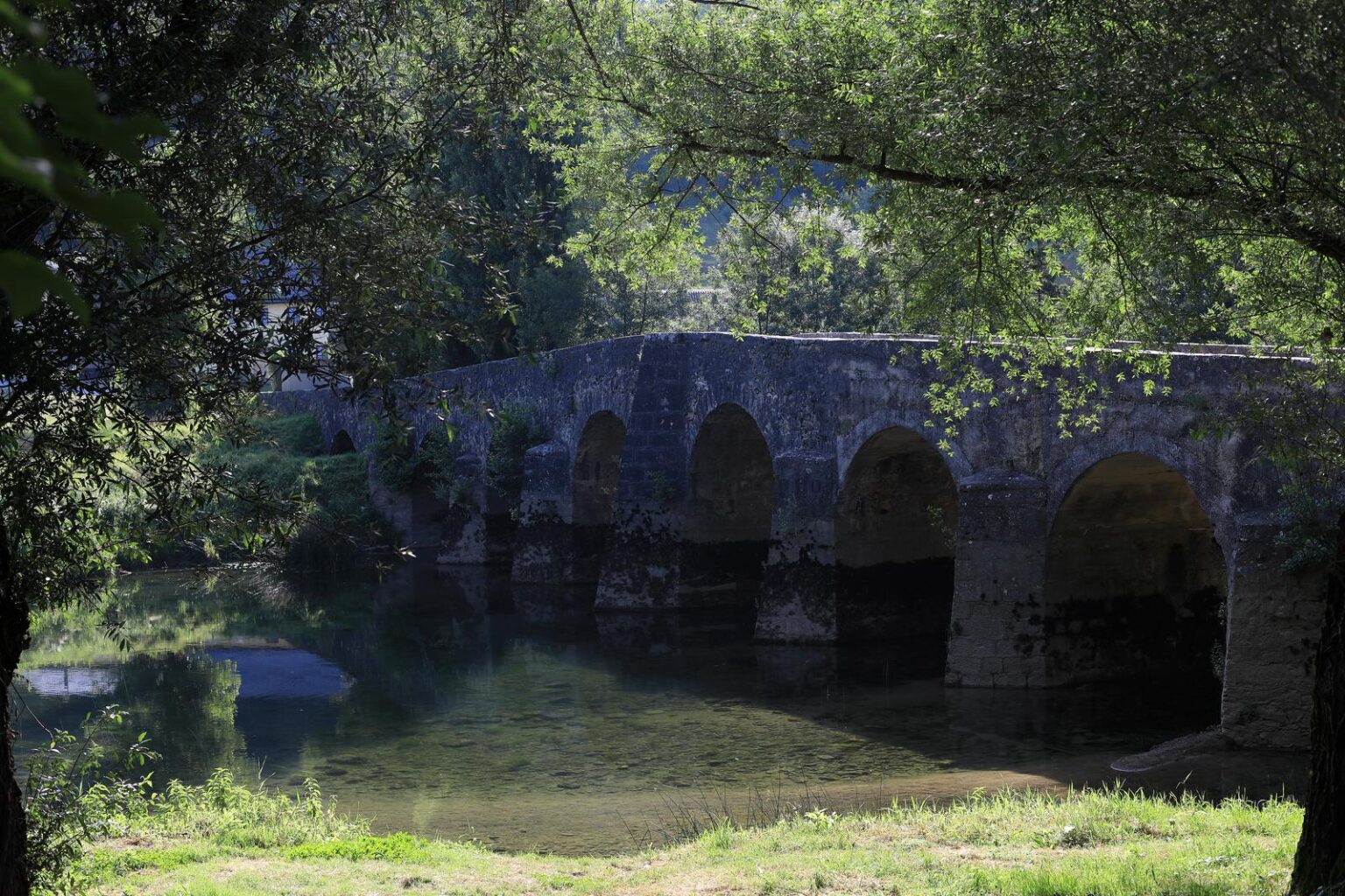 The 300-Year-Old Croatian River Bridge Cars Still Cross Today - Total ...