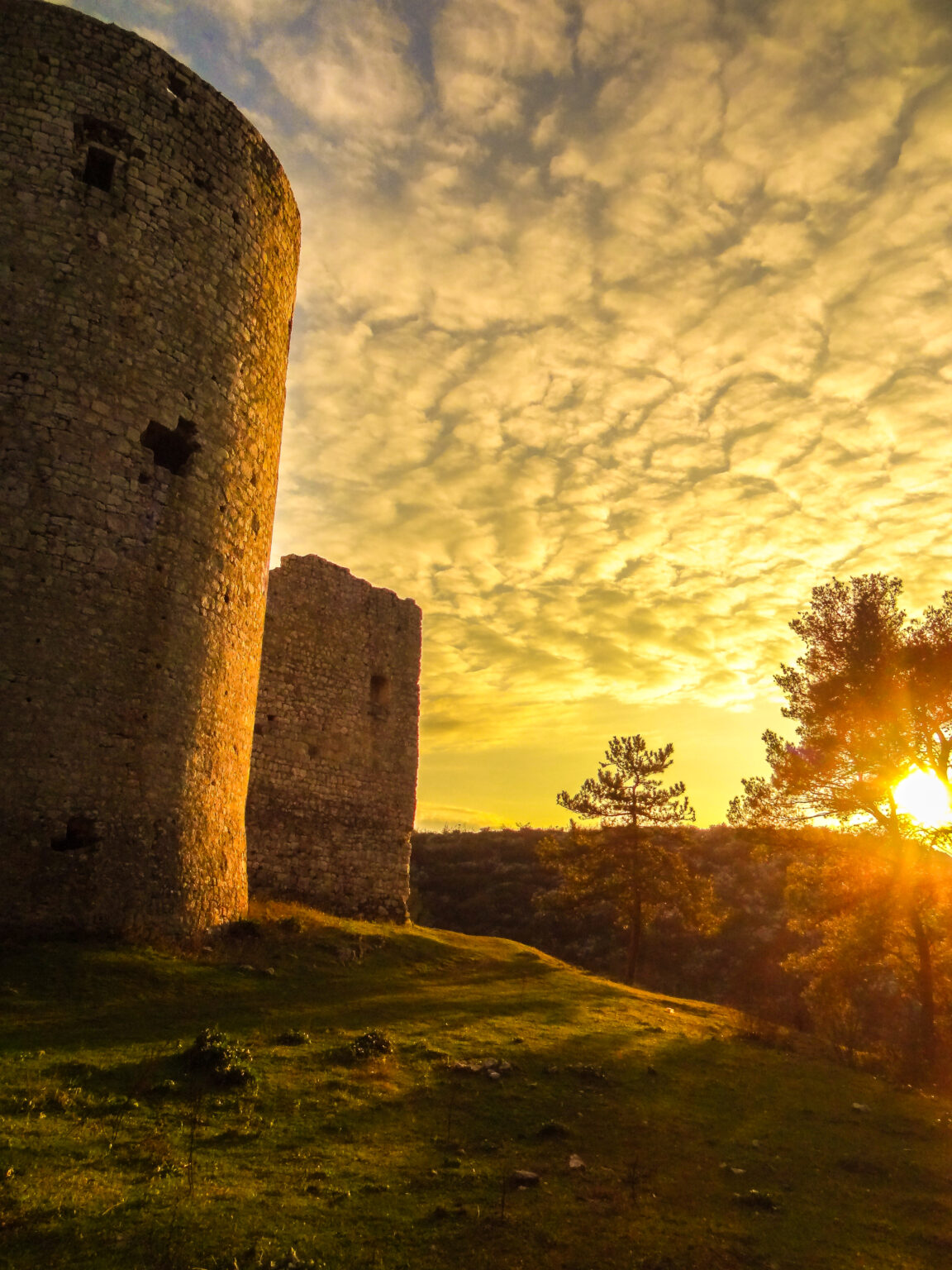 Kids Playing in Croatian Fortress Accidentally Discover 500-Year-Old ...